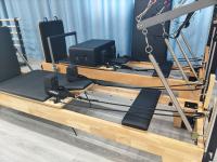 China Oak Pilates Reformer U+PL006EA with Vertical Tower Exercise System for sale