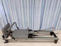China Rigid Machined Metal Pilates Reformer Glute Little Black Pilates Reformer U+PL013 for sale