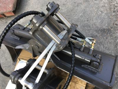 China EXCAVATOR TILT BUCKET WITH BOLT-ON CUTTING EDGE for sale