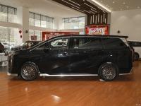 China Trumpchi M8 2022 Petrol MPV 7 Seats 2.0L 150bhp Automatic Silver for sale