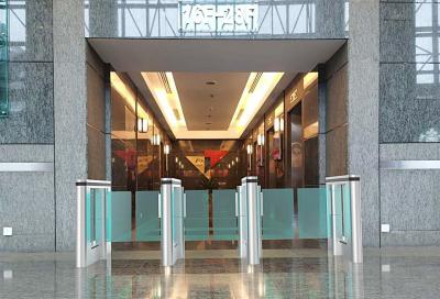China 800mm Lane Half Height Swing Barrier Gate With Acrylic Leafs for sale