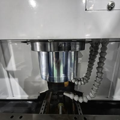 China VMC 955 3 Axis CNC Vertical Machining Center CNC Lathe Milling Machine Automatic for sale
