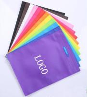 China Industrial Shopping Non-woven Shopping Bags with Folding Style and Non-woven Material for sale