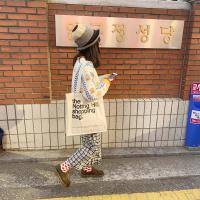 China Custom Logo Printed Reusable Canvas Shopping Cotton Tote Bags with Interior Pocket for sale