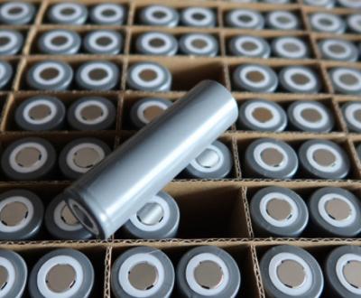 China 21700 Rechargeable LiFePO4 Lithium Ion Battery Cell 2200mAh for sale