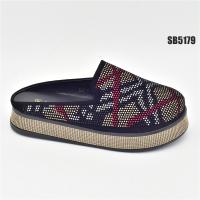 China Supoo Popular slippers Italian ladies shoes for women safe flat slippers for sale