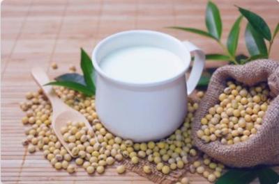 China E475 PGFE White Beads Emulsion Coordinator - 53-55°C Melting Point, 20KG Carton Food Grade Emulsifier for sale