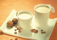 China GMS 401 Food Grade Emulsifier - 40-50% Monoglyceride Content with 58°C Melting Point for Bakery & Industrial Applications for sale