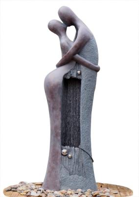 China Cast Contemporary Outdoor Water Fountains In Kissing Lovers Shape for sale