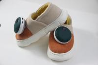 China The Girl'S Self Heating Shoes , Graphene Electric Heating Shoes With Power Supply for sale