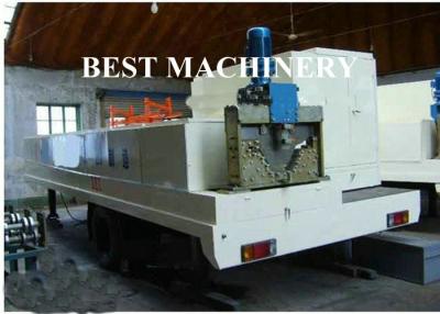 China Bolted or Seaming Type 600 - 305 K Span Roll Forming Machine Movable Car for sale