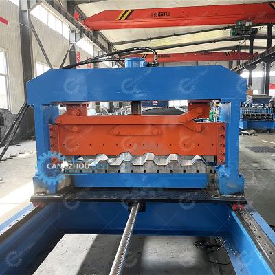 China Servo Motor Steel Profile Decking Roll Forming Machine for sale