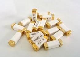 China UL CUL 10.1mm x 3.1mm 4012 Fast-Acting Chip Fuse CQ40LF 500mA-40A 600VAC 350VDC High Inrush for sale