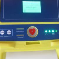 China Human Life Size Automated External Cardiac Defibrillator Training with Voice Promotion for sale