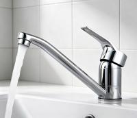 China Oersitor Brass faucet single hole mixer faucet, kitchen sink hot and cold faucet, swivel spout deck mounted faucet (M3 chrome) for sale