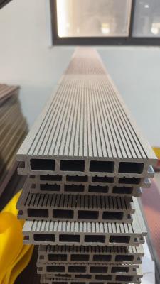 China 140*25mm Composite WPC Decking Panel UV Resistant Reversible Design for sale