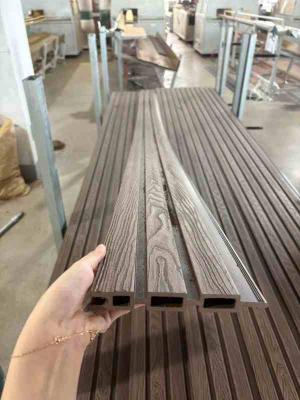 China Modern 160x19mm 3 Slat WPC Fence Panels Strict Color Consistency Supply for sale