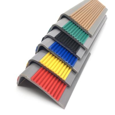 China Interior/Exterior Decoration Aluminium Stair Tread Nosing with Non Slip Rubber Insert for sale