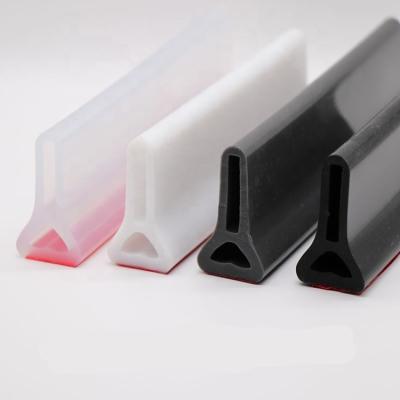 China Kitchen and Bathroom Water Dam Barrier in PVC Material with Collapsible Feature for sale