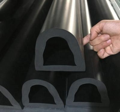China EPDM Rubber Extrusion Gunwale for Marine Boat Rub Rail Fender Long-Lasting Durability for sale