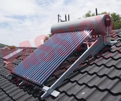 China Integrated Pressurized Rooftop Solar Water Heater Silver Steel Outer Tank for sale
