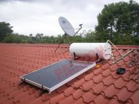 China 300L Thermal Flat Plate Collectors Solar Water Heating System 304 Inner Tank Blue Film for sale