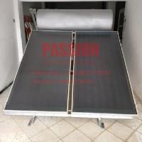 China Compact Flat Plate Solar Water Heater 300L Pressure Blue Solar Heating Collector for sale