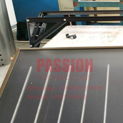China Pressurized Flat Plate Solar Collector Glass Wool Insulation Solar Water Heater for sale