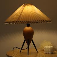 China Post-modern Simple Creative Showroom Study Bedroom Retro Style Decorative Wood Table Lamp for sale