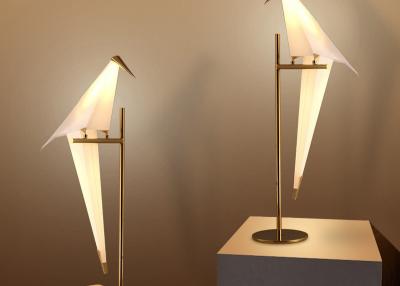 China Knob Switch Nordic Art Unique Paper Cranes Birds Rose Gold Bedside Table Lamp for sale