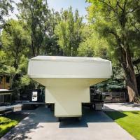 China FRP Thermo Composite Materials 7ft Alcove Slide-In Camper Truck Box for FORD Toyota Pickup for sale