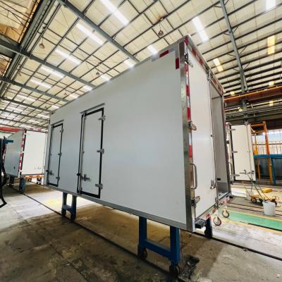 China 18FT Refrigeration Truck Box Body with FRP Sandwich Wall and Aluminum Duct Floor for Isuzu Truck Chassis for sale