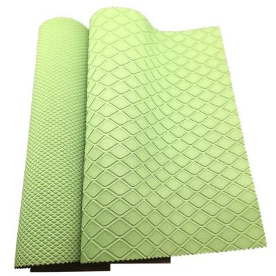 China Hot Embossing Neoprene Rubber Sheeting 1.5mm-25mm Thickness for Cooler Bags and Laptop Sleeves for sale