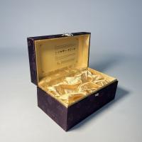 China Purple Luxury Cosmetic Packaging Boxes Facial Cream Packaging Box for sale