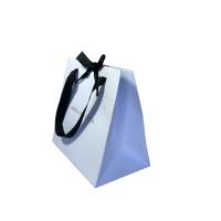 China 350gsm Luxury Simple Paper Handbag White Paper Gift Bags With Handles for sale