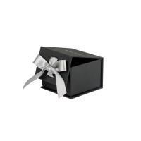 China OEM ODM Solid Color Medium Size Gifts Packing Boxes With Bowknot for sale