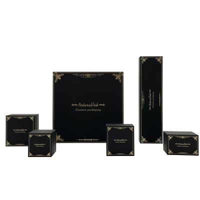 China Gold Pattern Luxury Jewelry Packaging Boxes Wrapped By Special Paper for sale