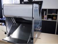 China Commercial hotdog bread slicing sides smooth hamburg bread horizontal cutting machine for sale
