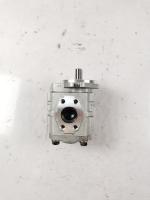 China KRP4-27 10T L Gear Pump Genuine Kayaba Gear Pump / Hydraulic Pump for sale