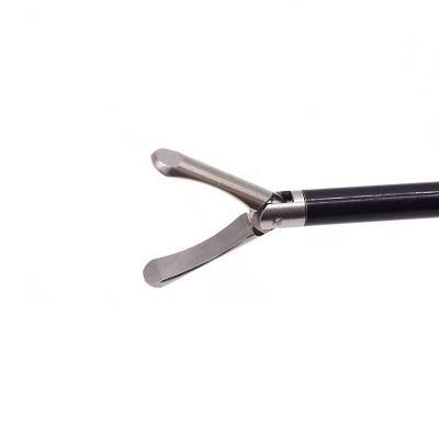 China Manual 5mm Steel Laparoscopic Ureteral Grasping Forceps for Ureteral Tissue Retrieval for sale