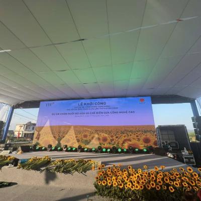 China P2.6 LED Video Wall with 2.6mm Pixel Pitch, 3840Hz Refresh Rate, and Modular Design for Rental for sale