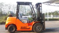 China 500mm Load Center Economical 3tons Petrol Engine Forklift with Adjustable Cab Location for sale