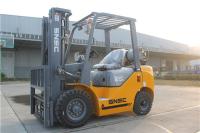 China Nissan 2.0t LPG Forklift with Load Center 500mm and Natural Gas Engine Lifters at Best for sale