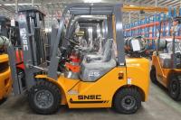 China Side Shifter 2.5ton Gasoline LPG Gas Forklift with Customizable Hydraulic Transmission for sale