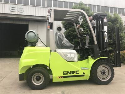 China 3.5tons Gas Engine Forklift with Side Shifter and Solid Tire Can Be Customized for sale