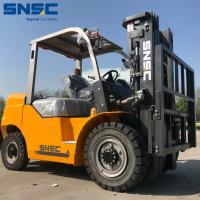 China 5 Ton Forklift Truck with 1070*150*50mm Fork Size and Water Proof Overhead Guard for sale