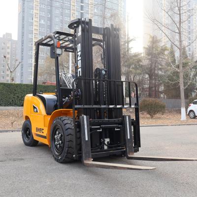 China Durable 3 Ton Diesel Forklift 3000kg With High Strength Mast for sale