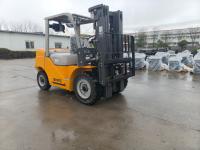 China Zoomlion 5 Ton Diesel Forklift Designed For Tough Industrial Environments for sale