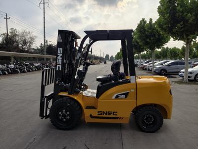 China Durable 3500kg Diesel Forklift 3.5 Ton With Reinforced Industrial Frame for sale