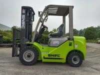 China Strong Lifting 3.5 Ton Diesel Forklift 3500kg With Reliable Chassis for sale